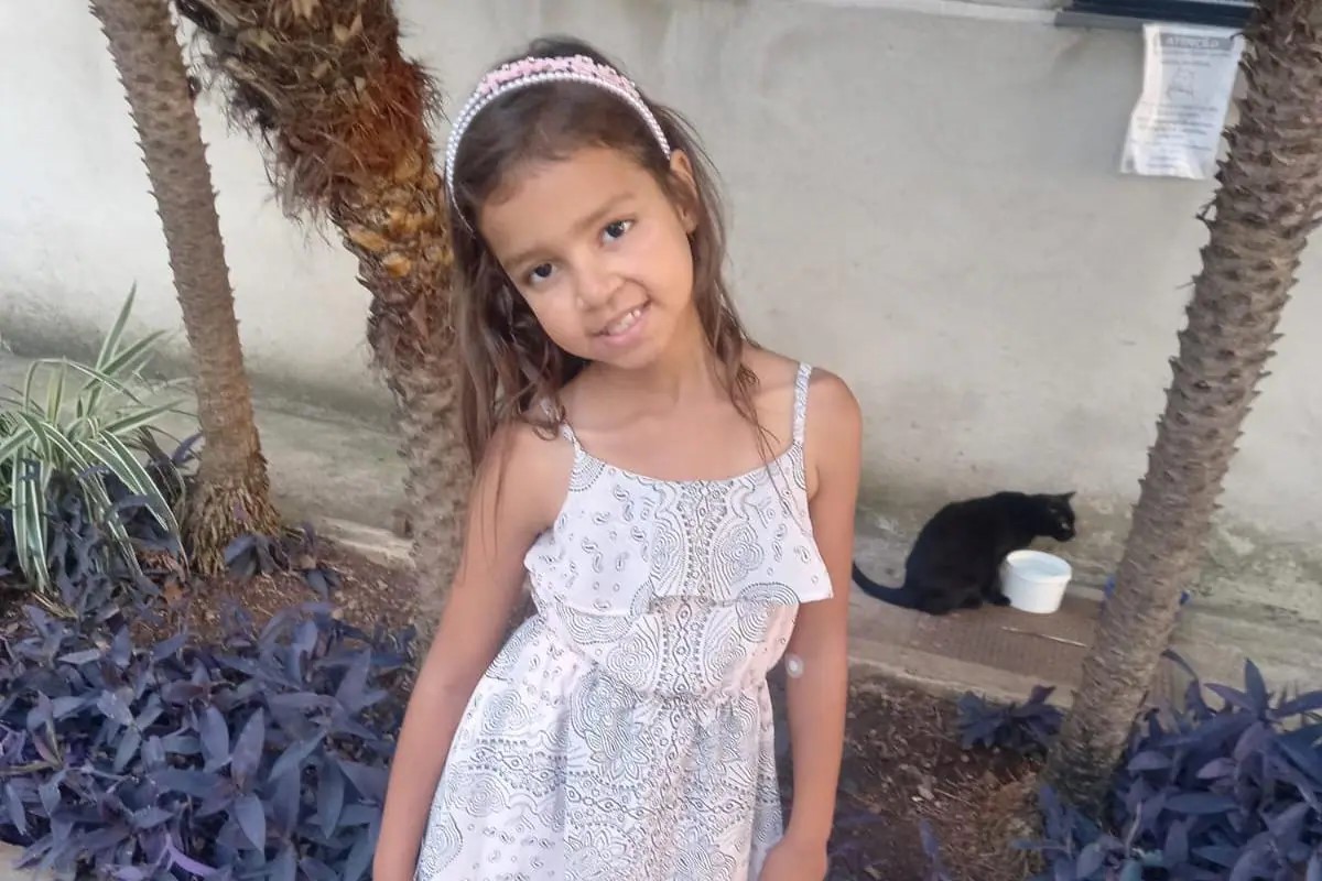 A inspiradora história de superação de Kaylla: vencendo o câncer aos 7 ...
