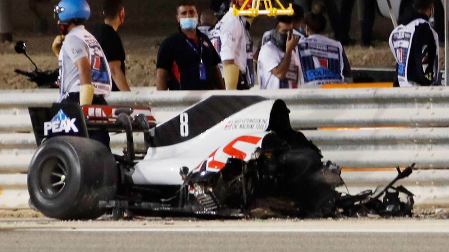 Em corrida, carro da F1 explode: veja o vídeo