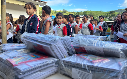 Timóteo inicia entrega de mais de 5 mil kits escolares nas escolas ...