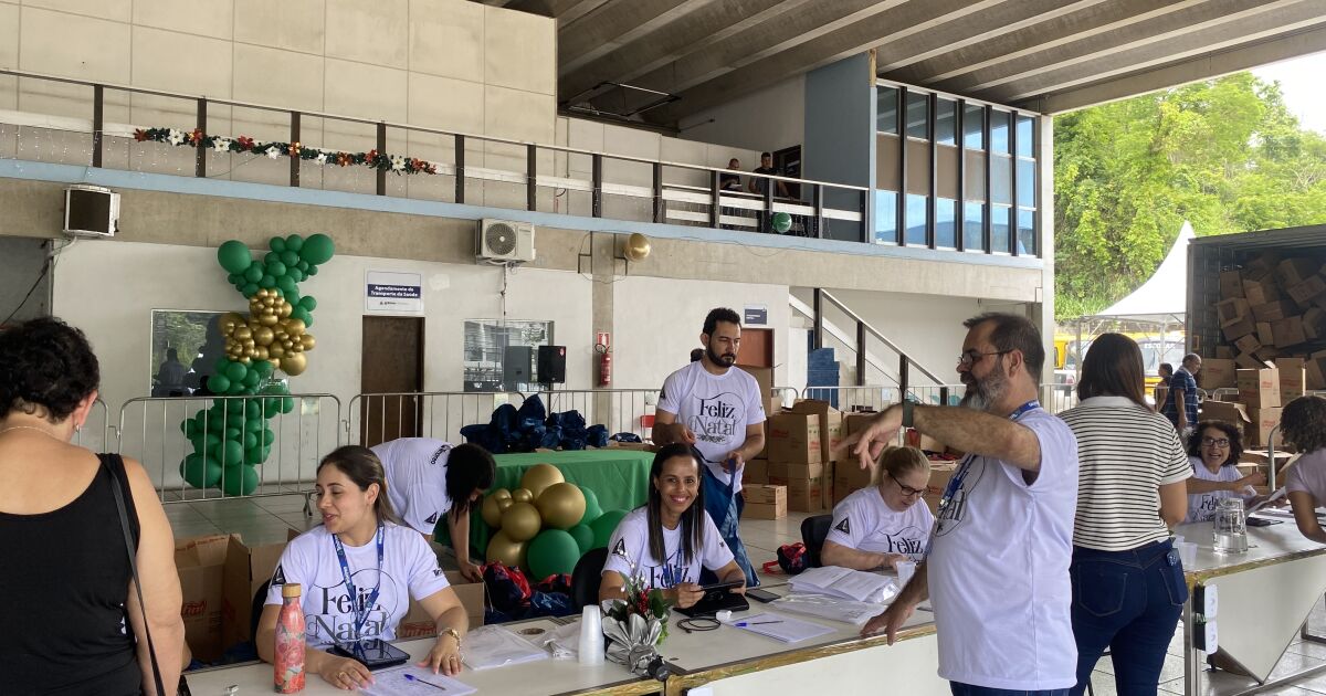 Prefeitura de Timóteo celebra Natal com entrega de kits natalinos a ...