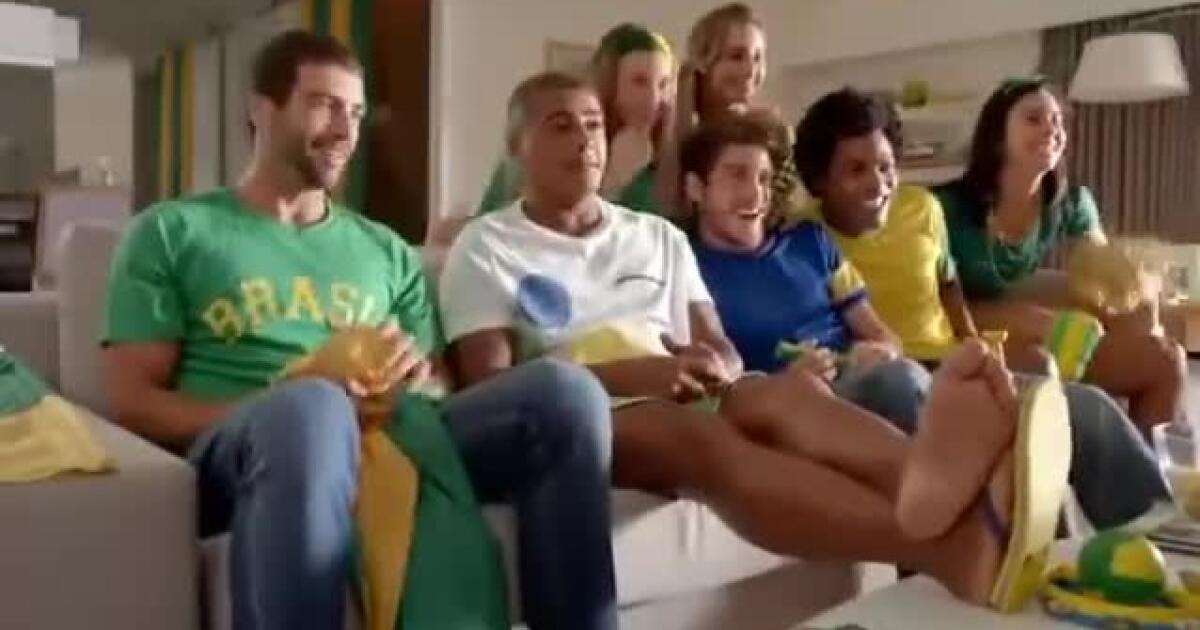 Comercial da Havaianas com Romário e Maradona volta à tona em meio à ...