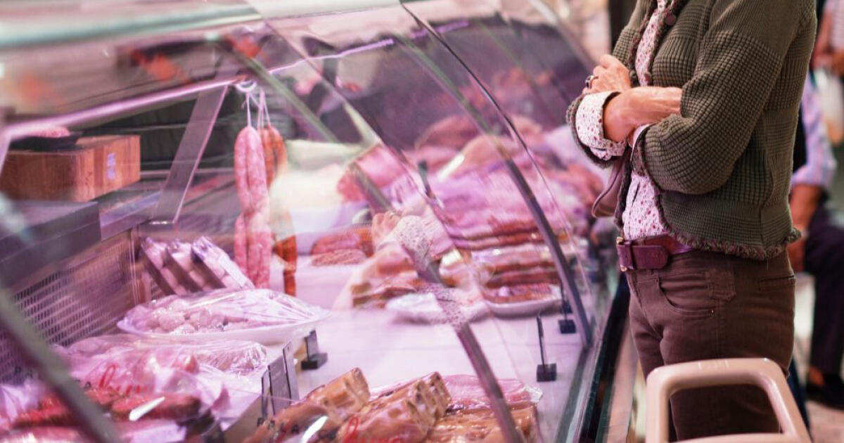 Supermercado é condenado por venda de carne estragada em MG | Plox